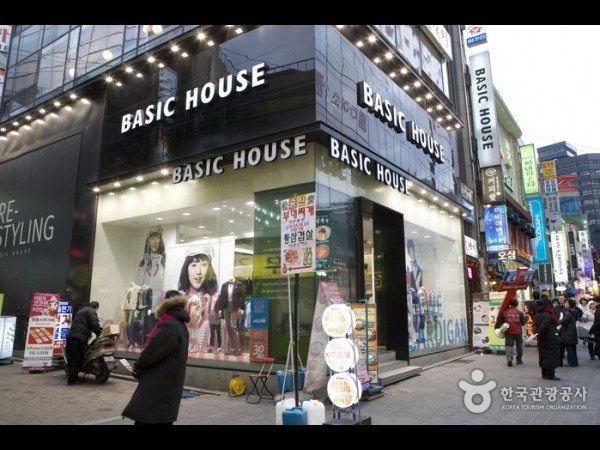 Basic House - Myeongdong Branch | 베이직 하우스 (명동점) : TRIPPOSE