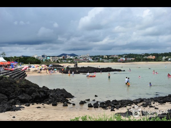 Pyoseon Haevich Beach | 표선해비치해변 : TRIPPOSE