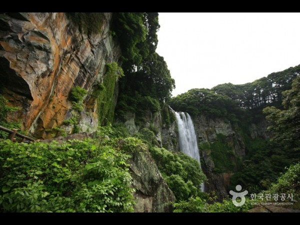 Eongtto Falls | 엉또폭포 : TRIPPOSE