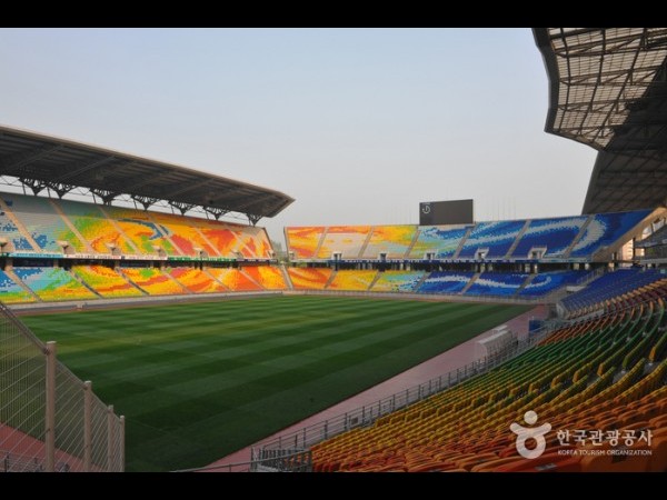 Suwon World Cup Stadium | 수원월드컵경기장 : TRIPPOSE