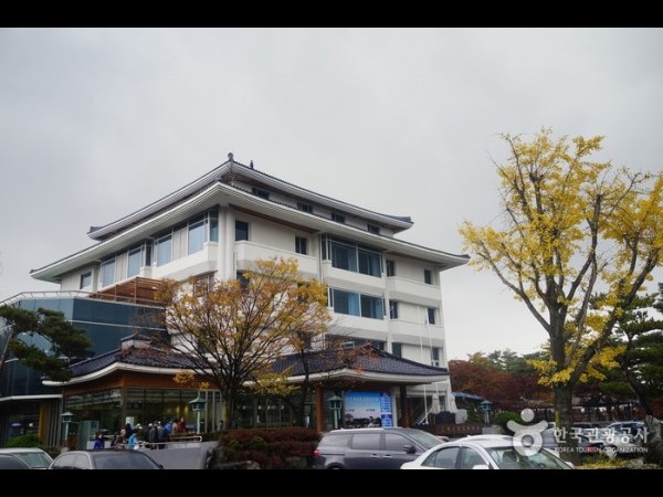 Cheoksan Oncheon Jigu (Cheoksan Spa World) | 척산온천지구 : TRIPPOSE