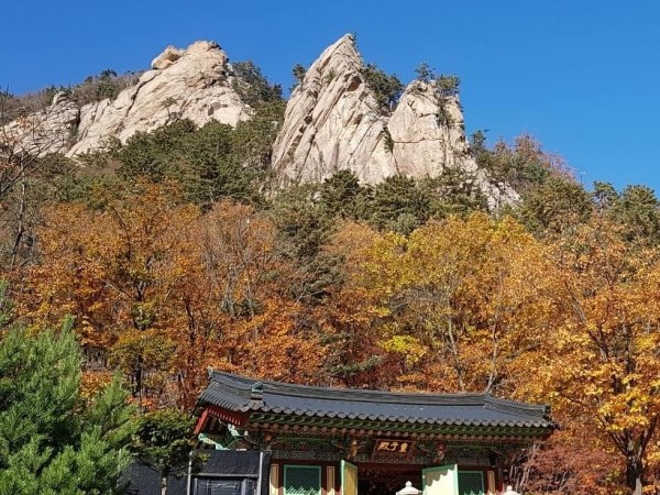 Oseam Temple | 오세암 : TRIPPOSE